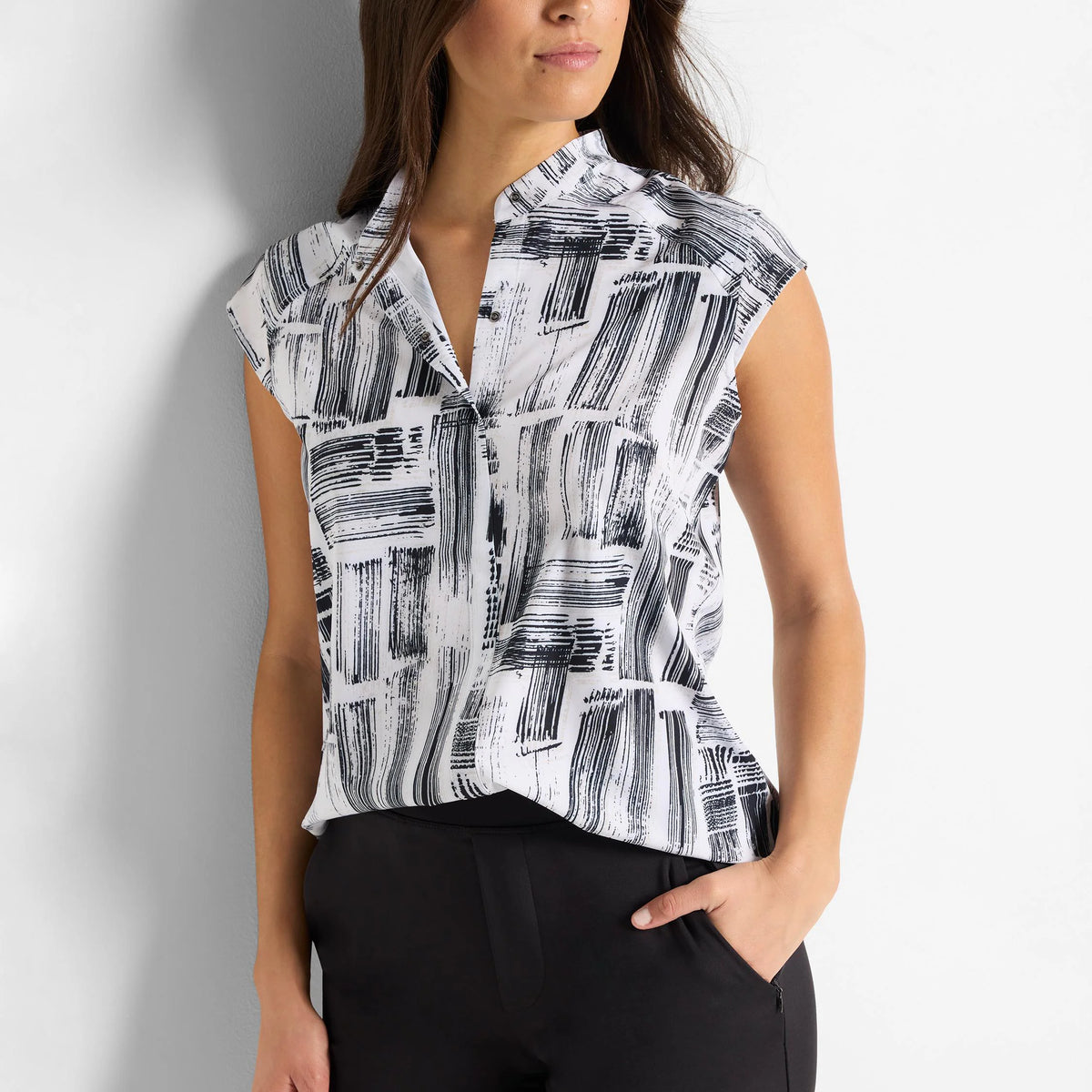 City Blocks Tech Stretch Snap Neck Tank | NIC+ZOE